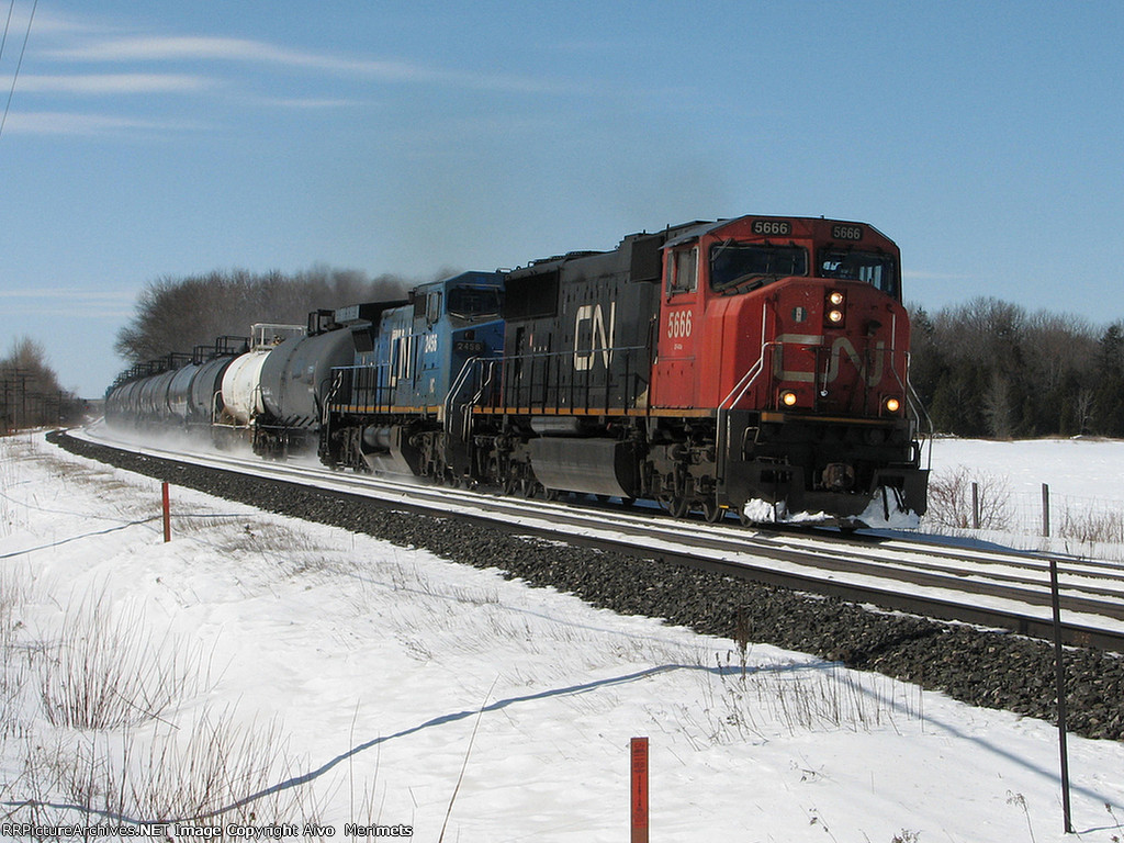 CN 5666 east at Mile 260 Kingston Sub